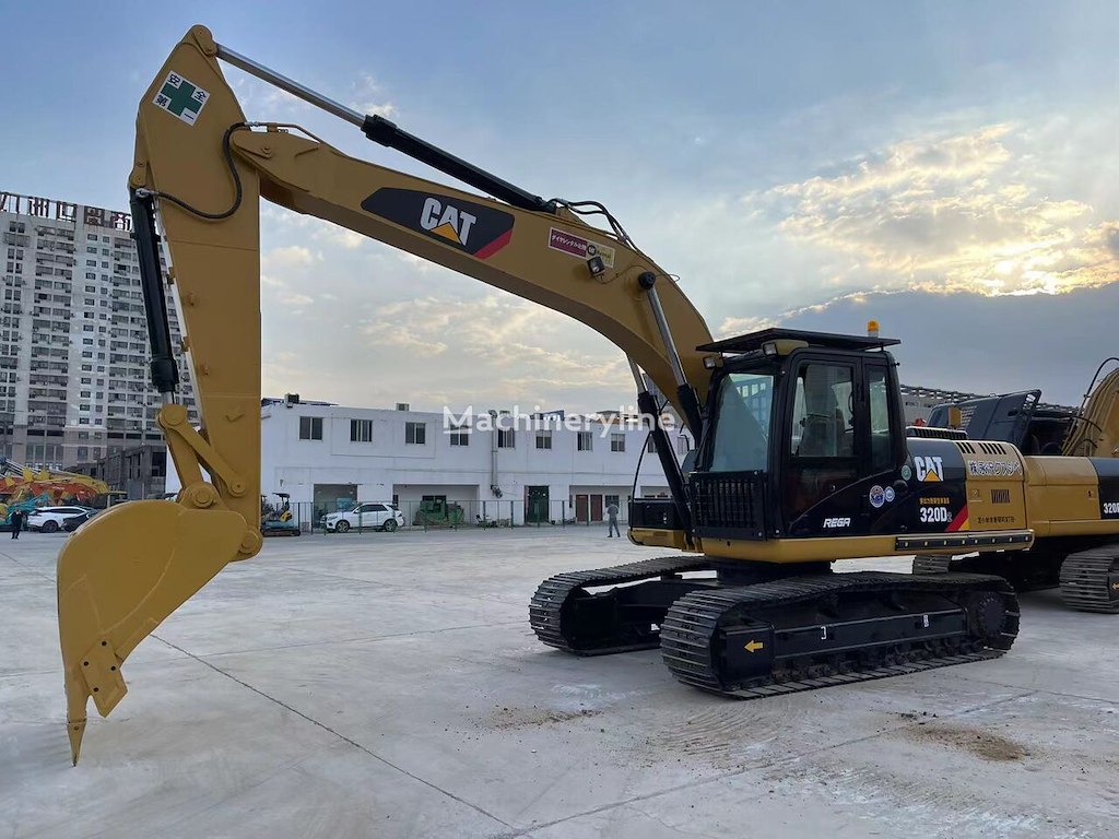 Caterpillar 320D bager guseničar