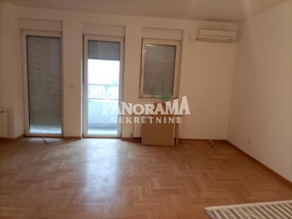 Jurija Gagarina, Trosoban stan za izdavanje, 90m2, 1.600€