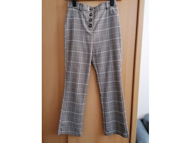 Pantalone karirane