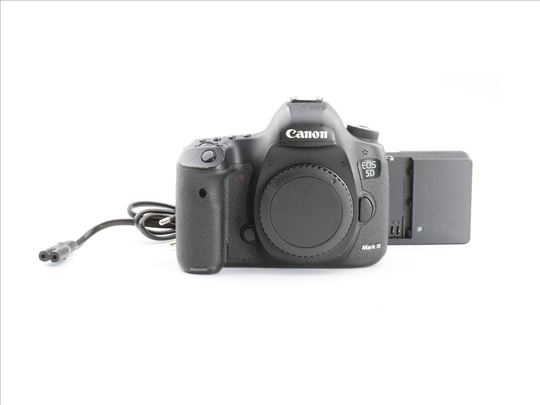 Canon 5D mark III (124.538 okidanja) + objektivi