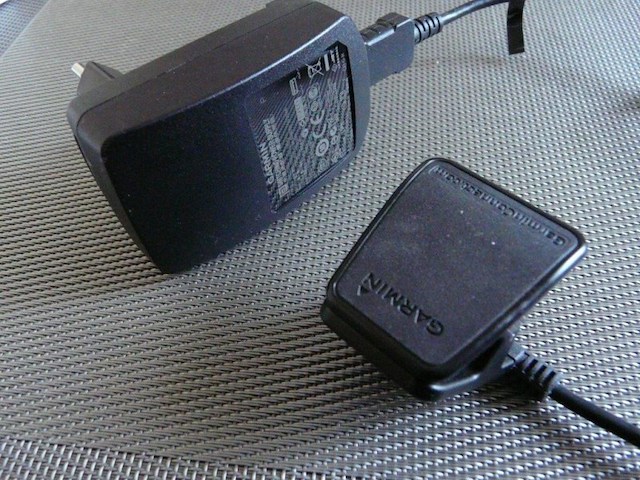 GARMIN USB kabl+punjač za Forerunner 110/210 i Approach