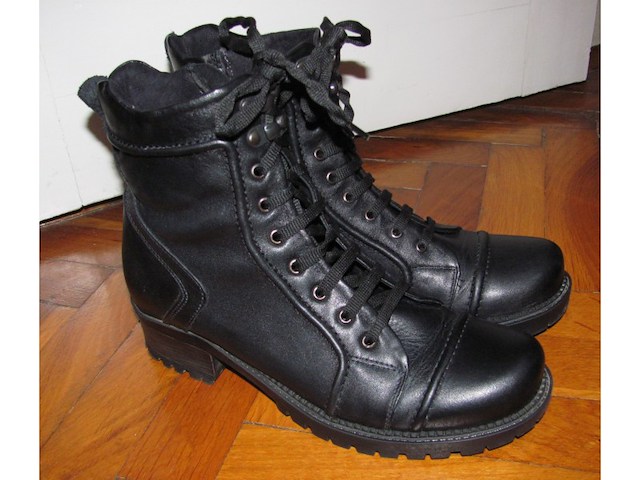 Ženske zimske duboke cipele gaz.26,5cm MALO KORIŠTENO