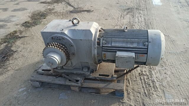 Opremljen motor SEW-EURODRIVE 4
geared motor gear SEW-EURODRIVE 45kW 140 geared motor gear SEW-EURODRIVE 45kW 140