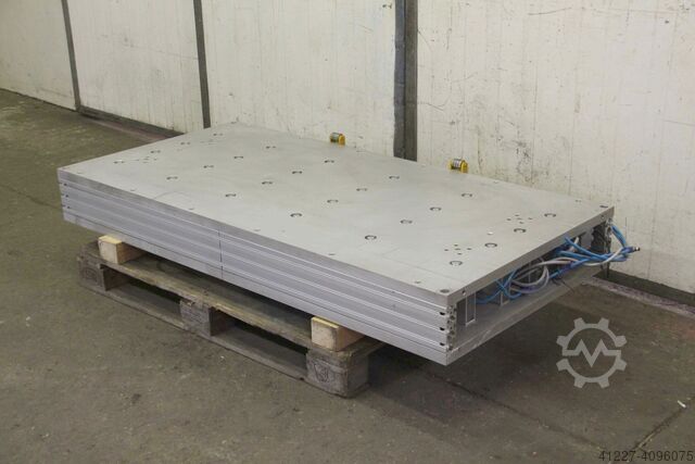 Stezanje ploče pneumatskim cilindrom
Aluminium 1600/775/H180 mm