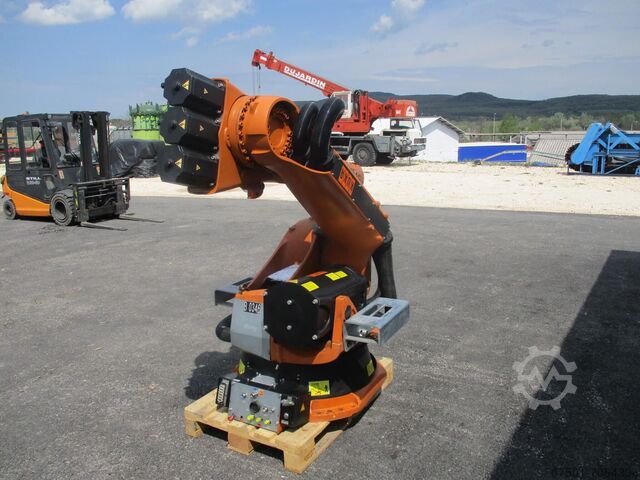 Roboti za zavarivanje industrijskih robota
KUKA KR 210 L 180 (1609)