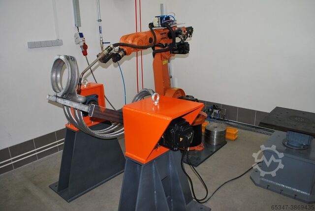 KUKA KR15-2 sa spoljnim osovina A7
Robotic KUKA A7