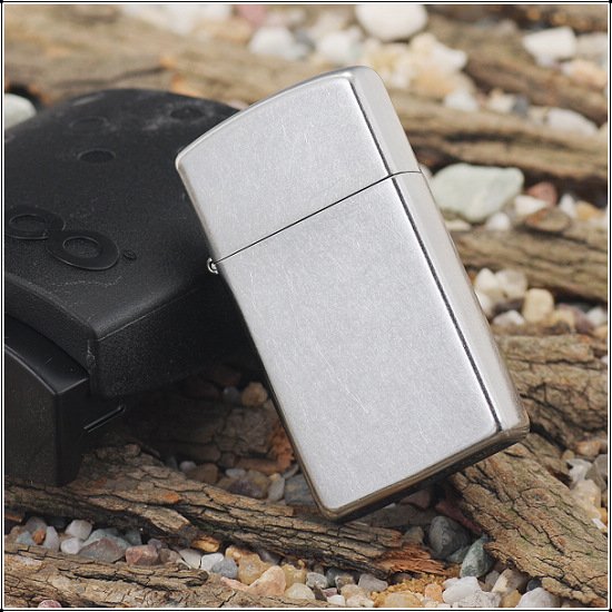 ZIPPO UPALJAC SLIM STREET CHROME 1607