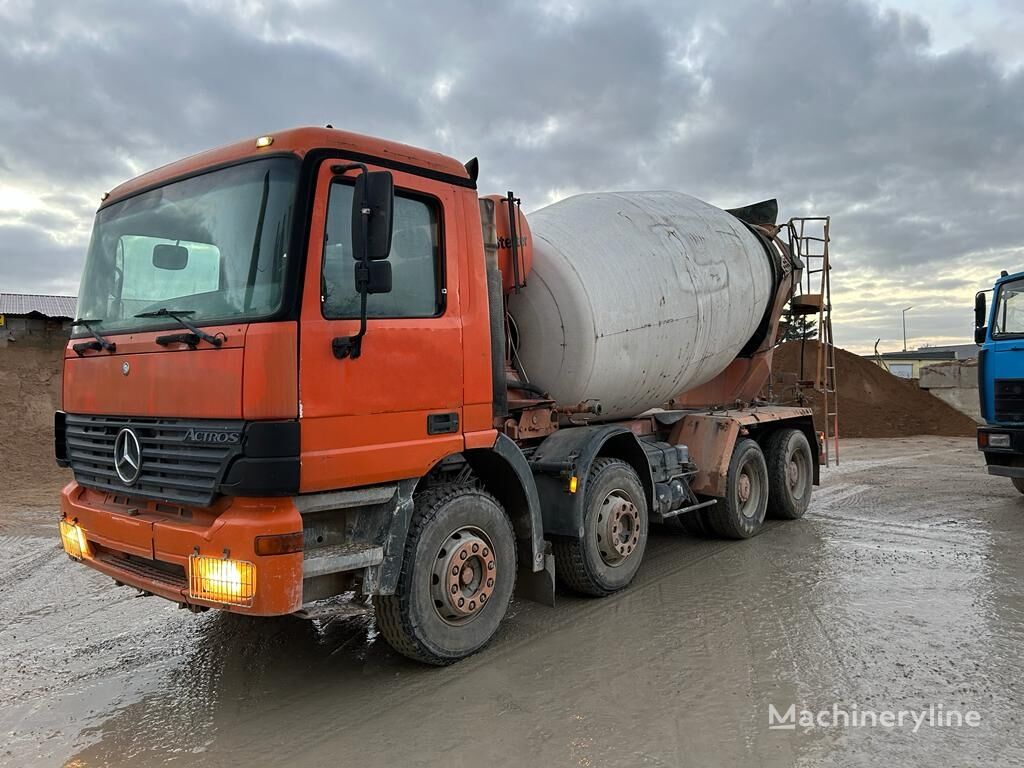 Stetter na šasiji Mercedes-Benz Actros 3235 kamion s mešalicom za beton