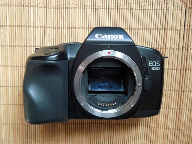 Canon EOS 850