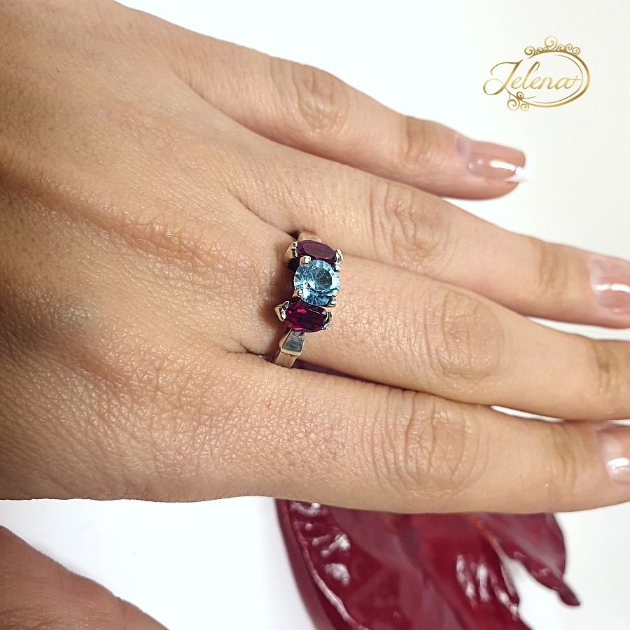 1890 Prsten sa rubinima i kristalom