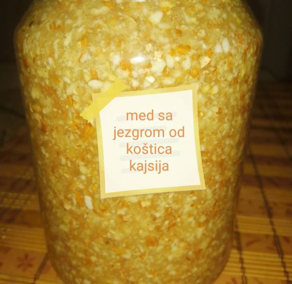 Med sa jezgrom od koštica kajsije 500gr, Danin pčelinjak