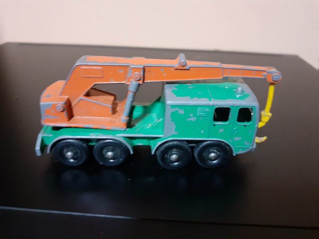 WHEEL CRANE- MATCHBOX