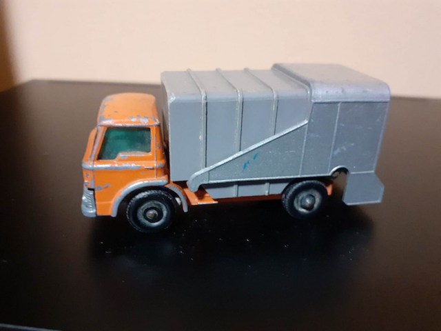 MATCHBOX - REFUSE TRUCK