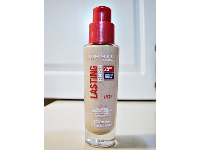 Rimmel puder tečni lasting finish 25h