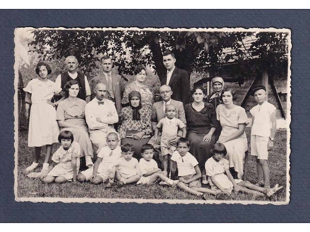 Jagodina porodica stara fotografija foto Rus