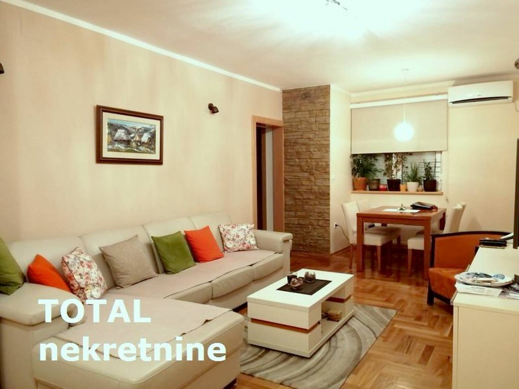 Trosoban stan NOVI SAD, 164800€