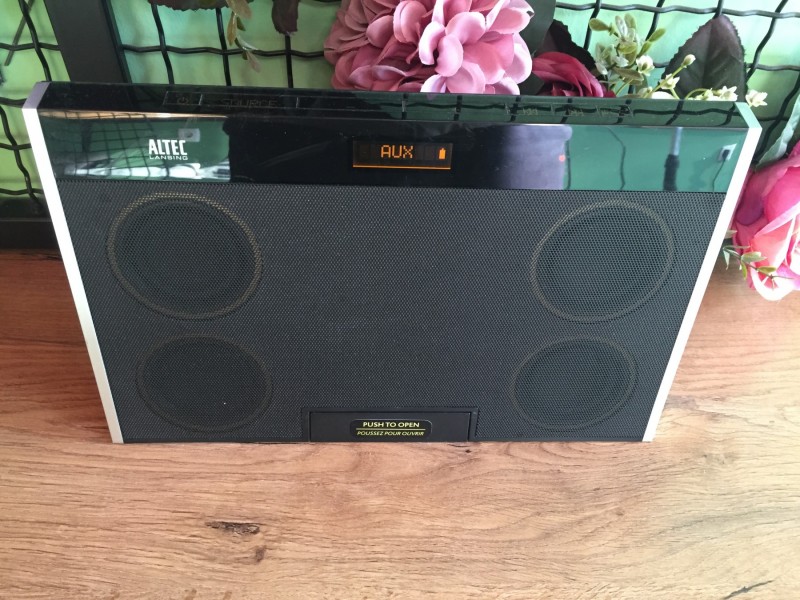 Altec Lansing iMT702