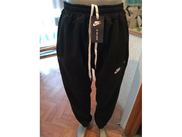 Nova muska trenerka Nike Crna 3XL Ranfla Debela Zimska