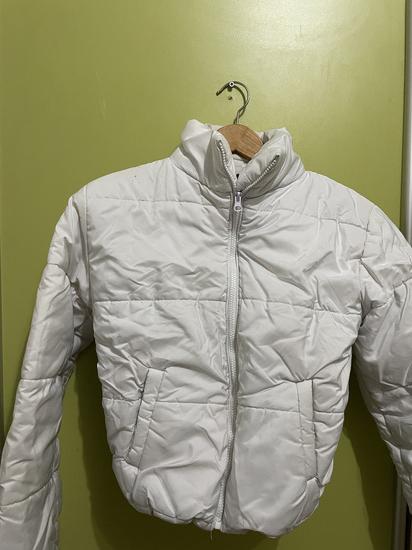 Kratka bela jakna