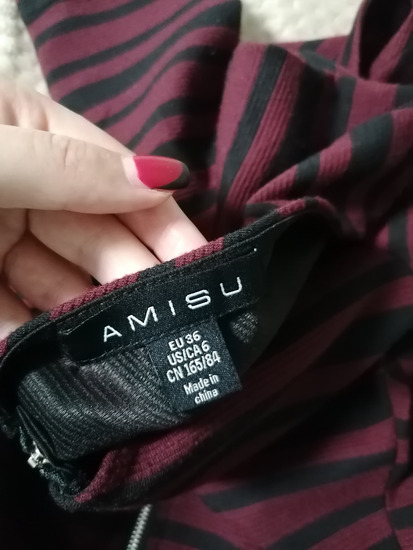 Amisu uska haljina