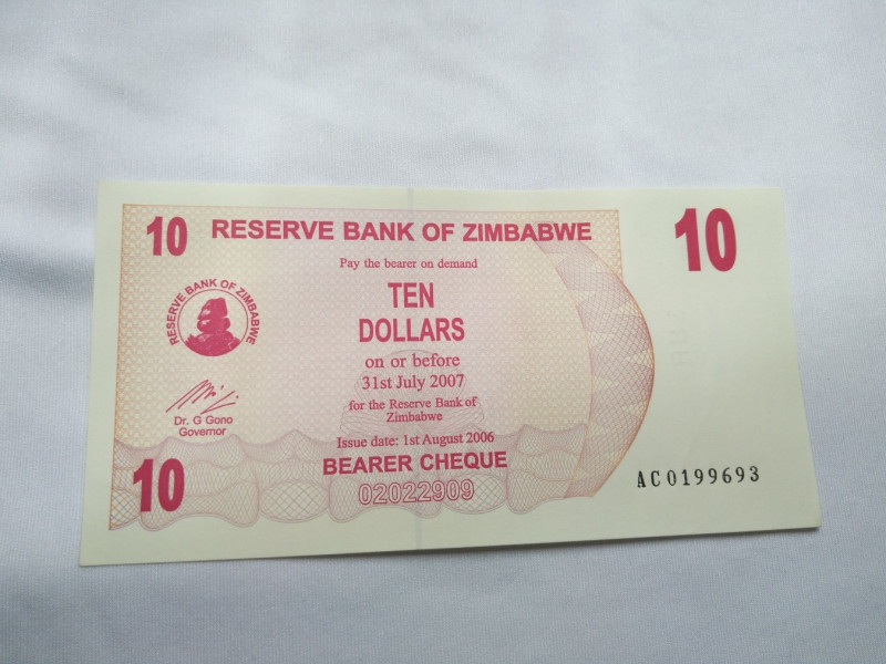 Zimbabve 10 dolara,2007 god.UNC