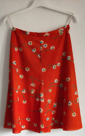 Vintage cvetna zvonasta suknja od zerseja