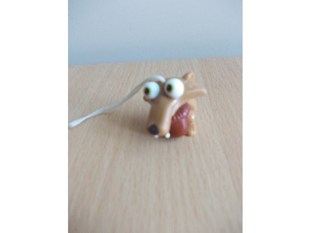 Kinder figura Ice Age 5 (2016) Scrat mit Eichel