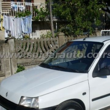 Renault Clio 1990-1998 model sa 5 vrata prednji bočni vetrobrani