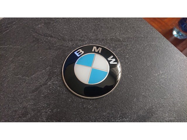 NOVO BMW stiker precnika 78mm (centralni deo znaka 82mm