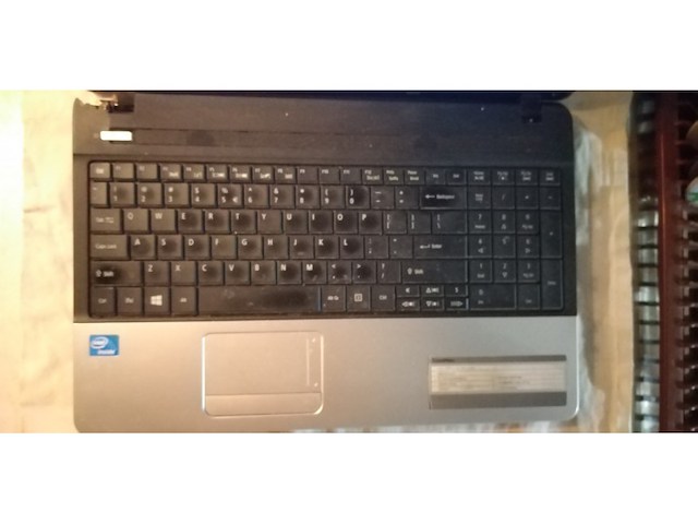 Lap top Acer Travelmate P253E ekran  dijagonala 15,6 in