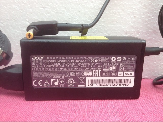 Acer 19V 3.42A adapter 65W ORIGINAL + GARANCIJA!