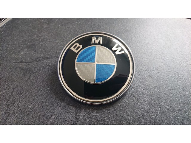 NOVO BMW KARBON znak precnik 74mm gepek