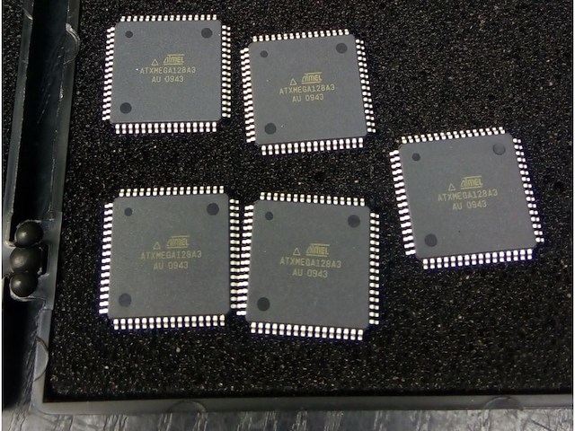 ATXMEGA128A3-AU mikroprocesor ATMEL