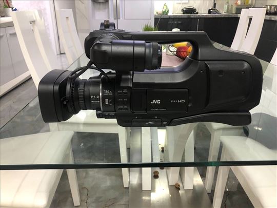 Kamera-JVC-Uvoz iz Nemačke+full oprema za studio
