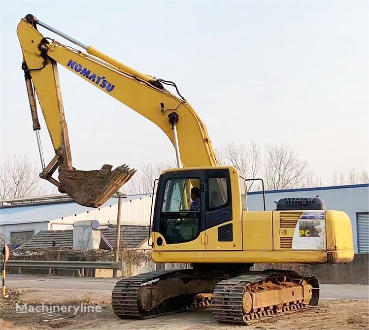 Komatsu PC200-8 bager guseničar