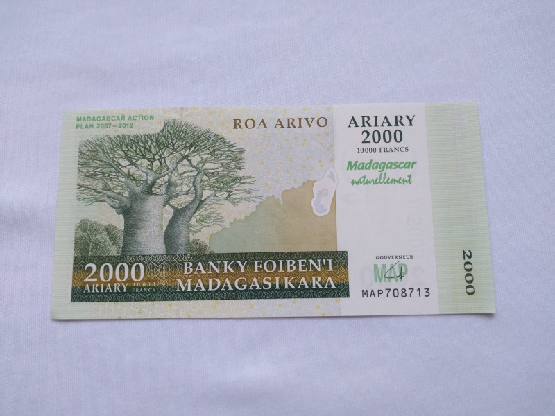 Madagaskar 2.000 ariary,2004 god.UNC