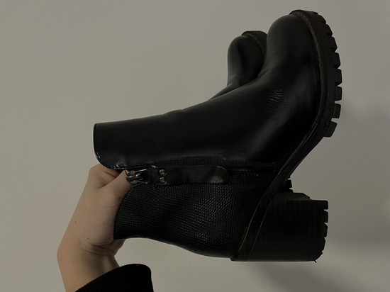 Crne čizme