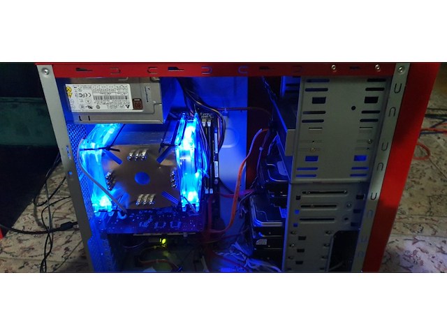 Asus P5KQL-PRO+procesor X4+kuler+ram+kablovi