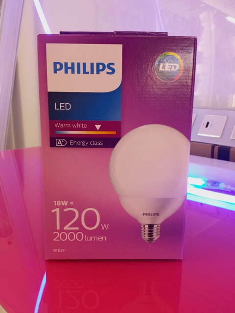 E27 Philips 18W(120W) Globe 2700K