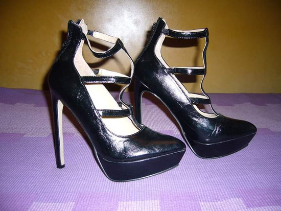 NOVE CRNE CIPELE 36,5