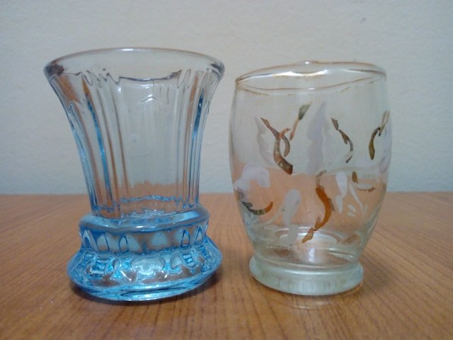 Dve stare čašice