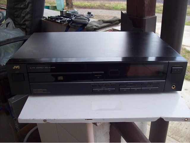 JVC XL-V311 COMPACT DISC Player