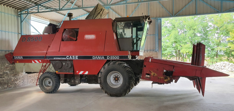 Kombajn Dania Case D8500