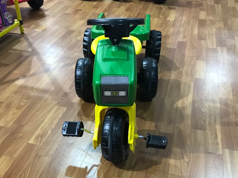 Трактор са приколицом „John Deere“