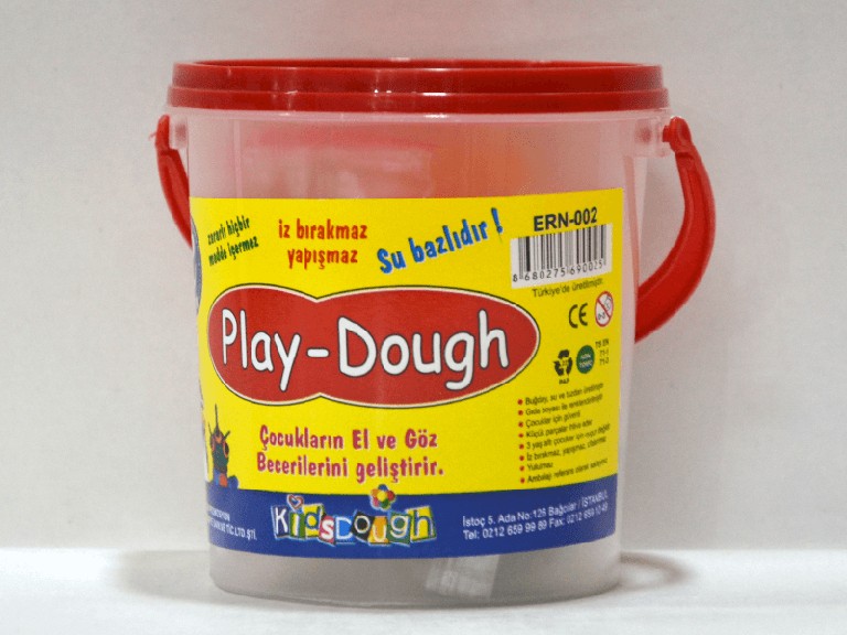 Пластелин у кантици “Play Dough” – 4 боје