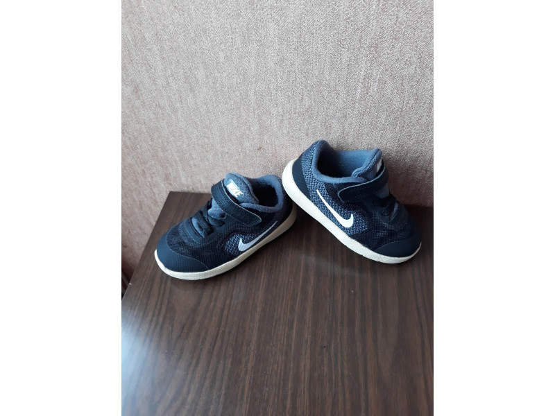 PATIKE "NIKE" br. 23,5/14cm.