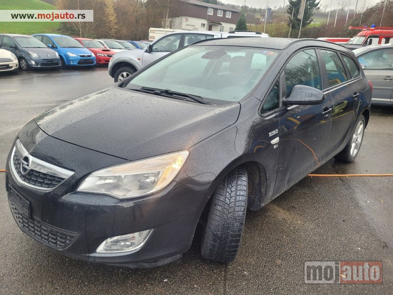 Opel Astra SportsTourer 1.6i 16V