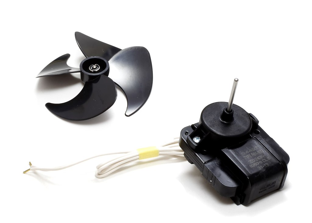 MOTOR VENTILATORA NO FROST FRIZIDERA KOMPLET-SA ELISOM F61-10 WHIRLPOOL 481936170011 LG UNIVERZALNI MTF720RF OSOVINA: 28MM 6W FAN: FI100MM ZAMENA ZA C00378061 INDESIT