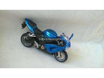 Motor Burago Kawasaki Ninja ZX 10R, 1:18 slomljen desni zmigavac