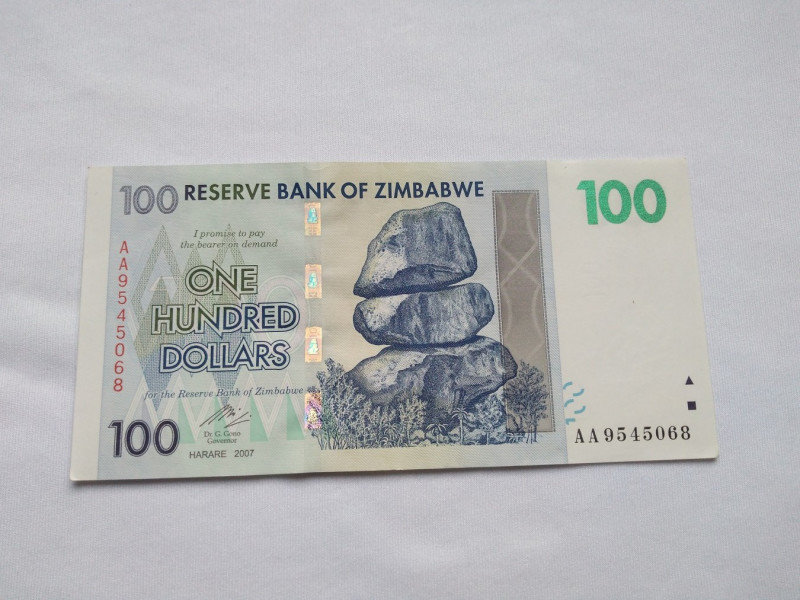 Zimbabve 100 dolara,2007 god.UNC,AA